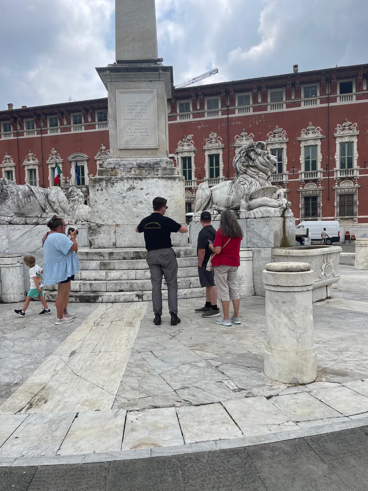 Turisti americani sulle orme degli avi che hanno combattuto sulla Linea ...